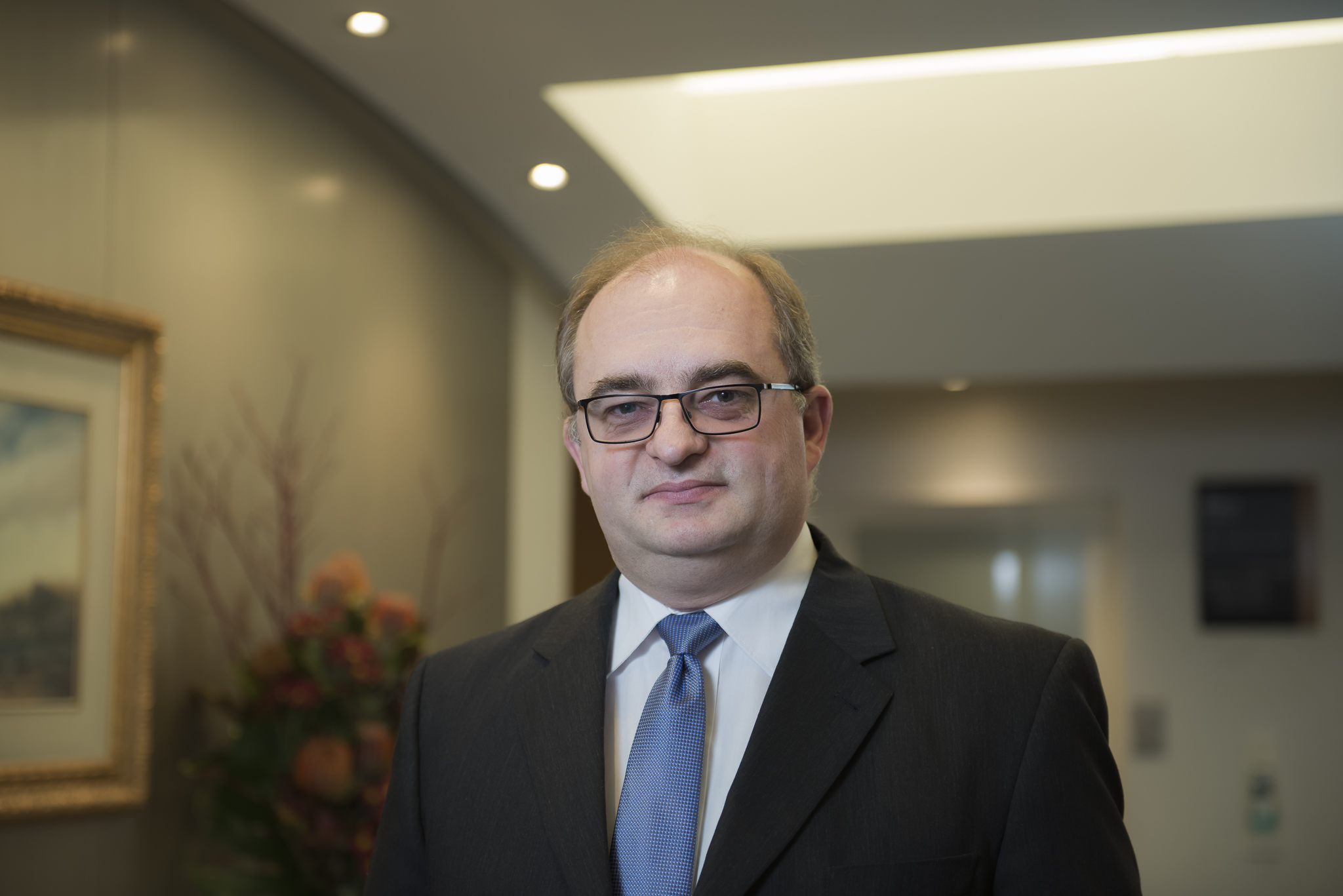 Dr Calin Sabau (Gynaecologist) - Healthpages.wiki