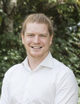 Dr Joshua Saunders (GP) - Healthpages.wiki