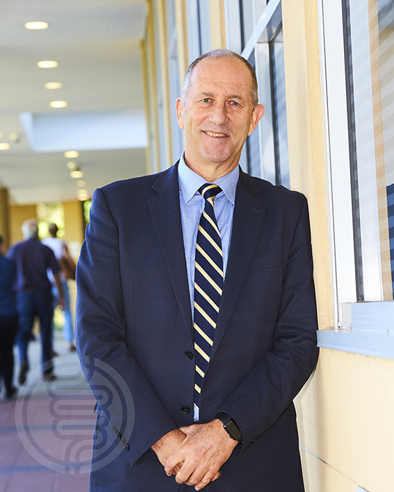 Dr Philip Barnes (Gastroenterologist) - Healthpages.wiki