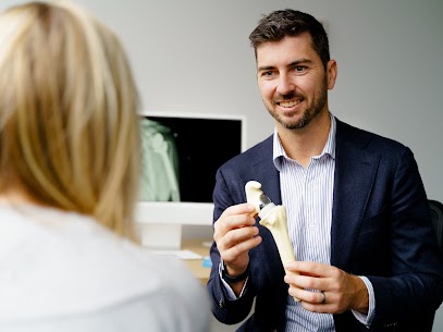 Dr Oscar Brumby-Rendell (Orthopaedic Surgeon) - Healthpages.wiki